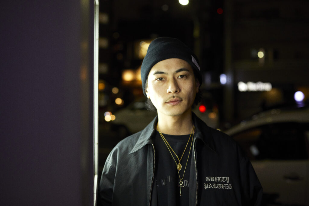 音楽、そしてそこにある言葉を通じて魂を届けるーーレゲエディージェイ・RUEEDの今 - TOKION