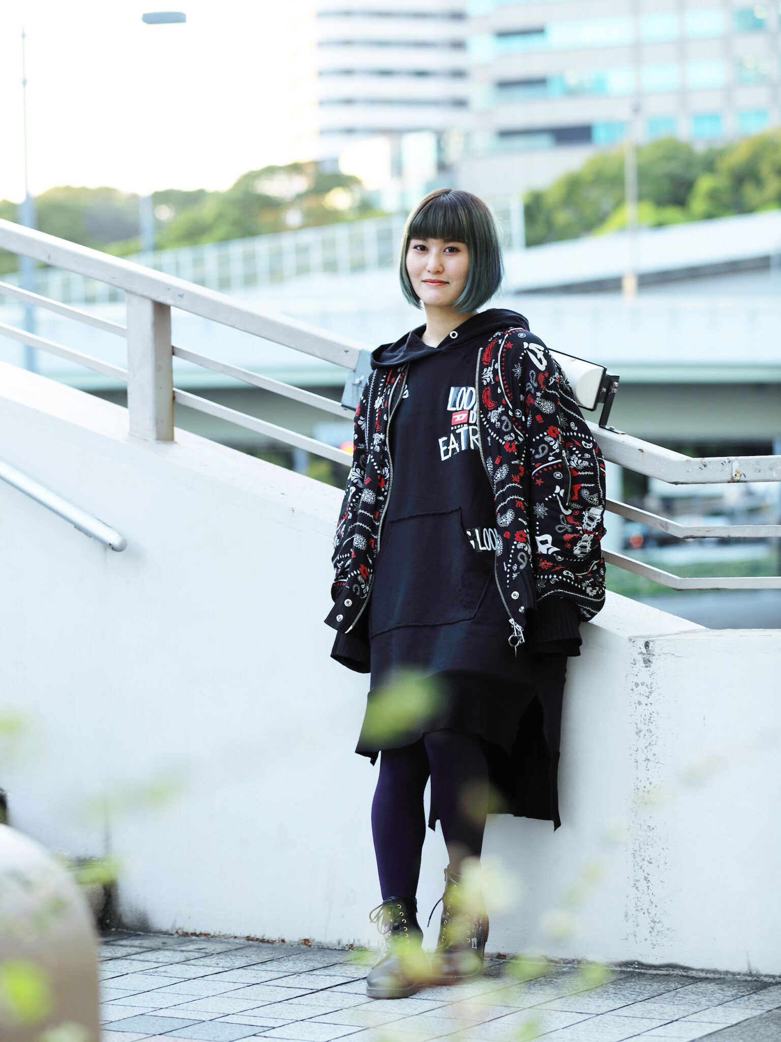 A young filmmaker, Aya Miyazaki portrays a change in a family and how it breaks away from the ...