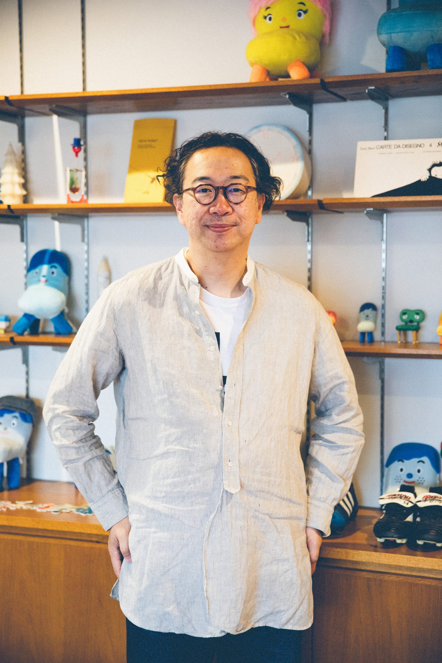 Making the familiar motif of a chair into a character.The source of ...