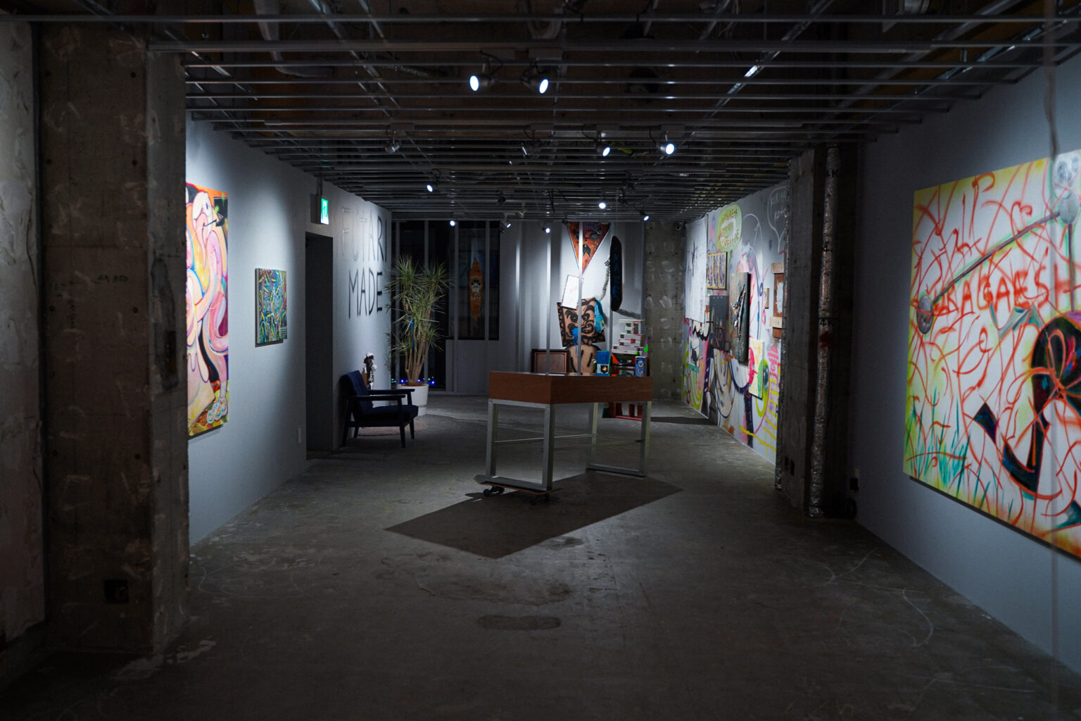 アーティスト、NAZEの作品に描かれた意味深なメッセージの謎 - TOKION