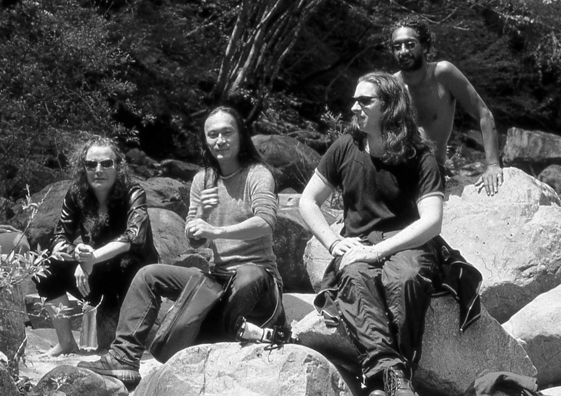 Manabe Kotaroが捉えた、日本の野外レイヴパーティの夜明け - TOKION