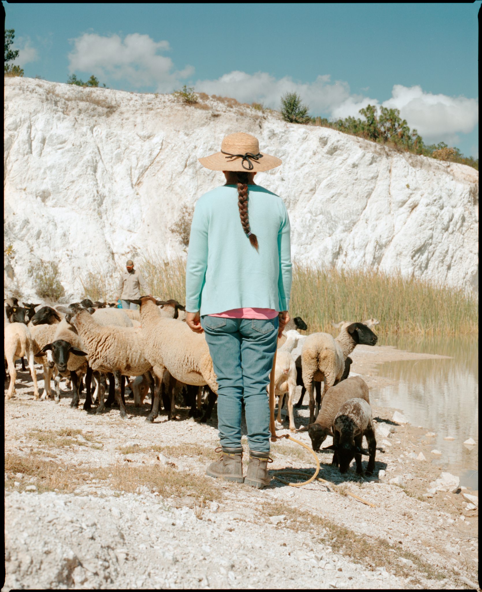 連載「The View My Capture」Vol.13 写真家・Sean Hazenがライフワークである旅の記録の中から写し出す「後ろ姿 ...