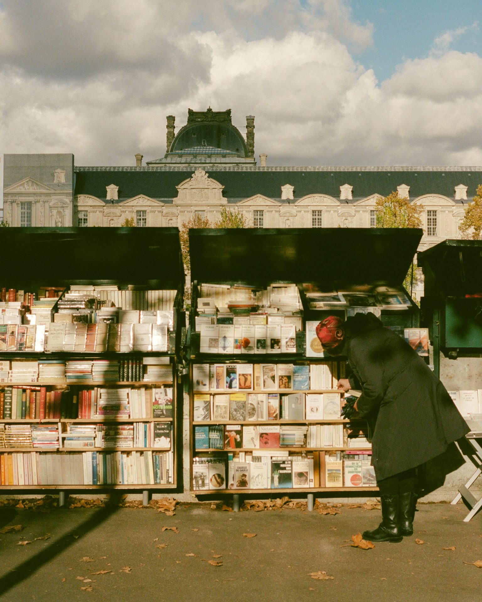 連載「The View My Capture」Vol.13 写真家・Sean Hazenがライフワークである旅の記録の中から写し出す「後ろ姿 ...