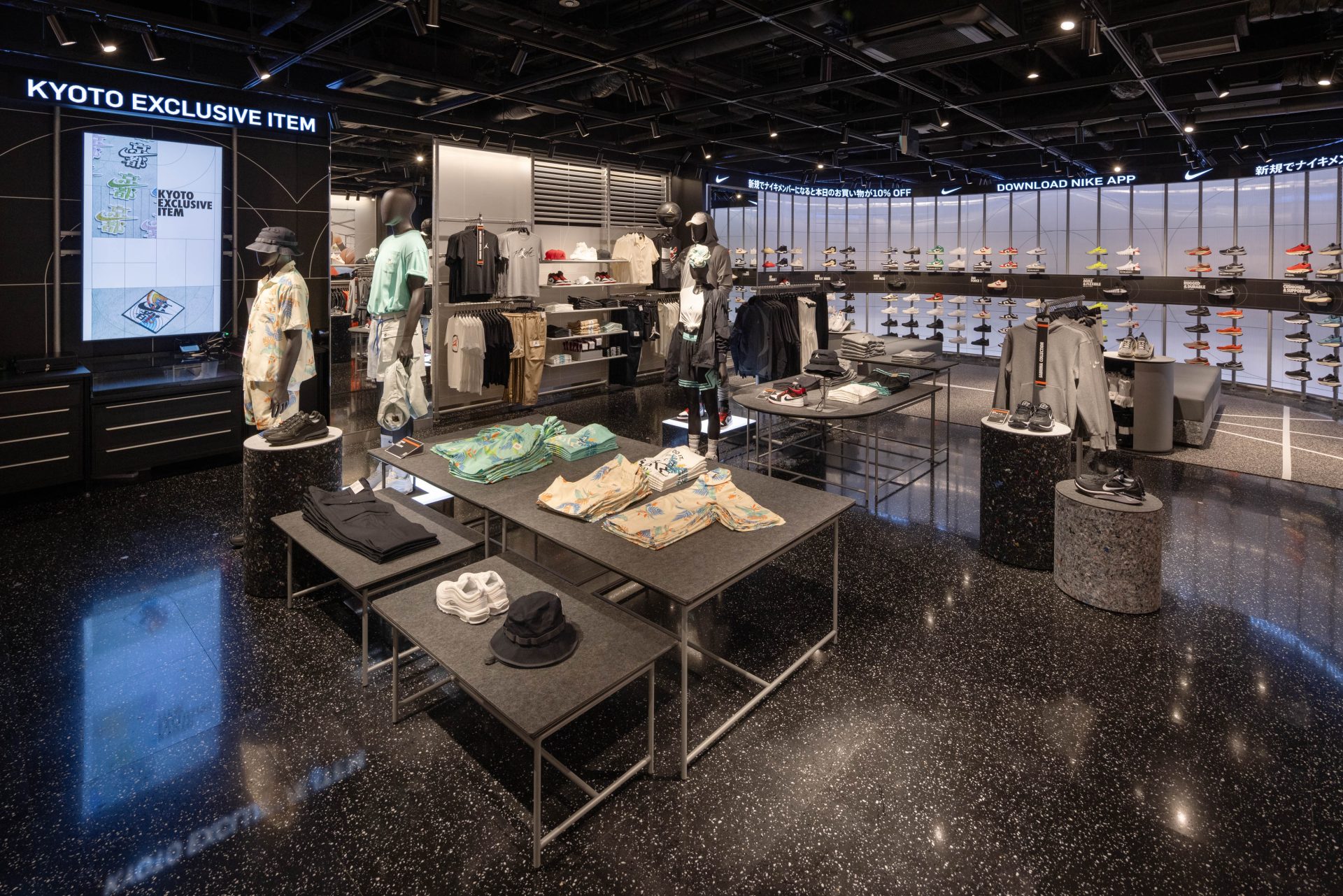 「ナイキ」が“Nike Rise”のコンセプトストア「NIKE KYOTO」を7月6日にオープン 京都らしいデザインの限定Tシャツも - TOKION